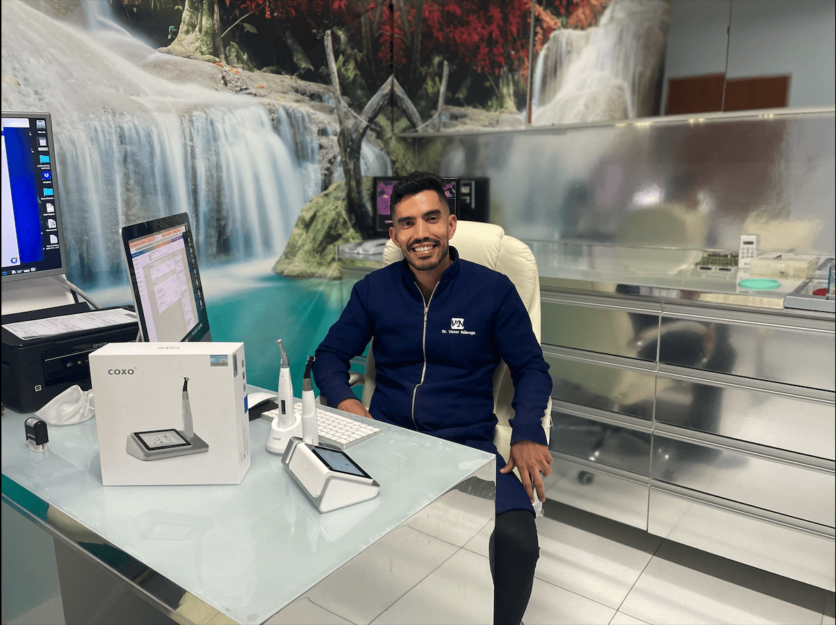 Victor Nobrega - American Association of Endodontists