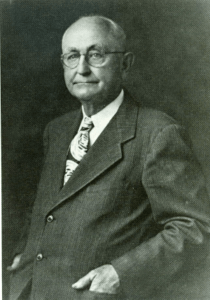 1943-2-Clyde Davis-300 - American Association of Endodontists